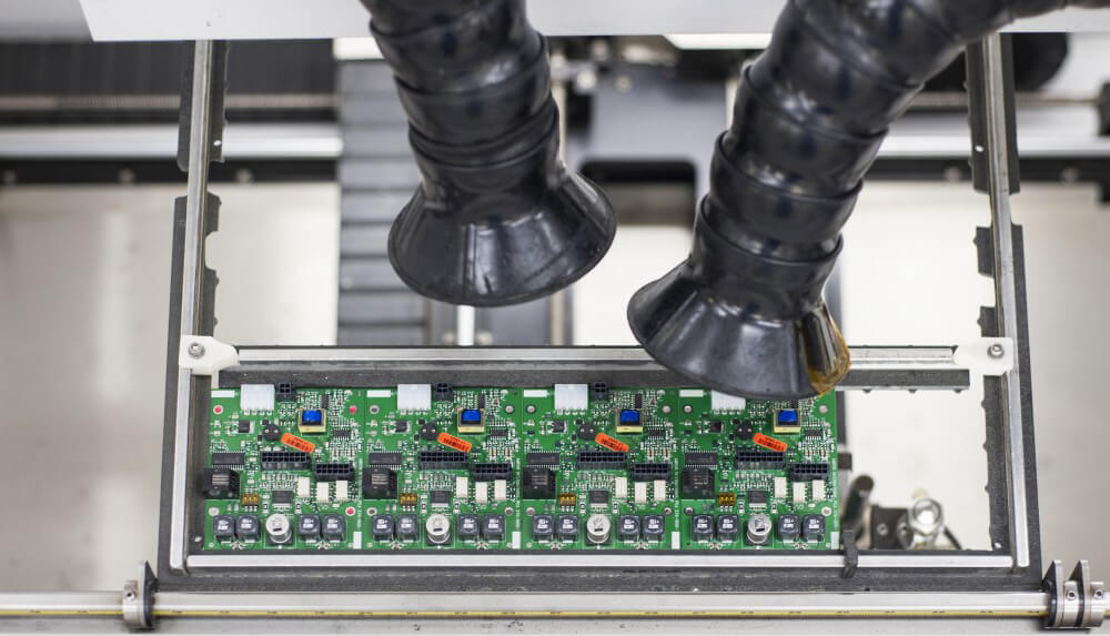 Understanding Through-Hole Assembly: Component Types And Key Applications - Gelco EMS